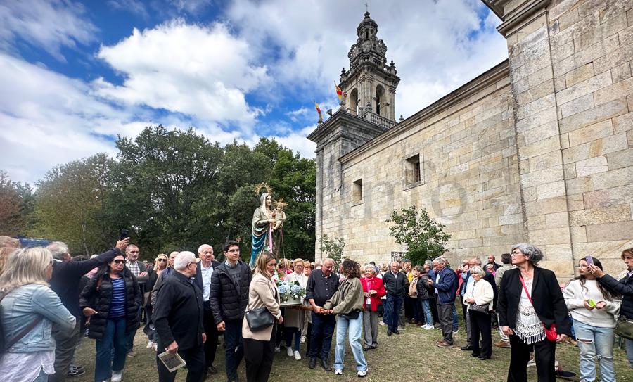 A tradicional Romaría da Tuíza congrega a multitude de persoas en Lubián